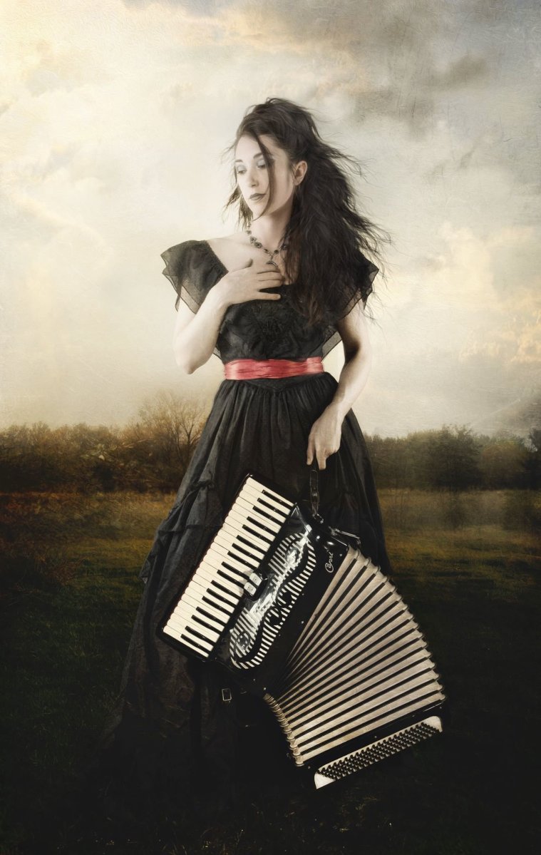 The Enigmatic Crystal Bright and The Silver Hands – Accordion Americana
